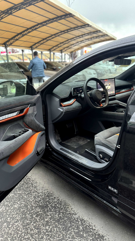 Продоется Zeekr 001 Z-sport