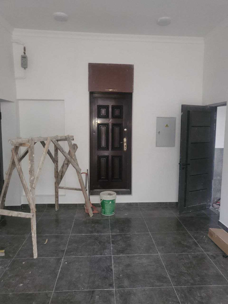 Sarakulka ko'chasida 1-qavat 17m2 lik 2ta joy ijaraga beriladi.
