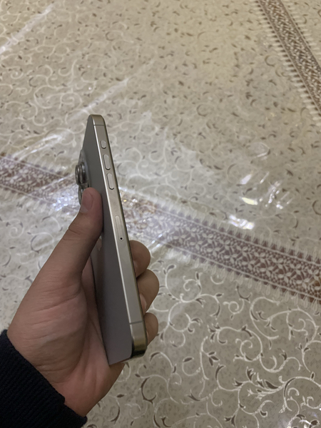 Iphone 15 pro max 100% batare