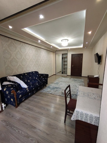 Срочно продаю квартиру , Юнусабад 2 , Универсам