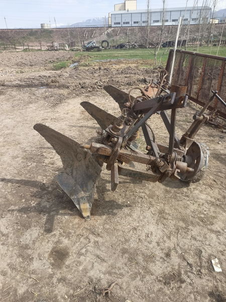 Traktor yer xaydash chizil qilish va sifatli xizmat turi