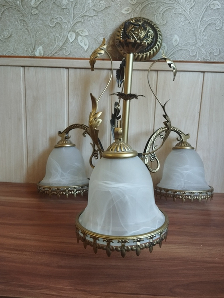 Продается люстра