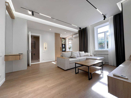 ул.А.Темура кафе Эффенди школа 145 2-комн 2/4 51 м² евроремонт меб/тех