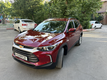 Trecker 2 2023 декабрь пробег  3 000 км бардовый в идеальном состоянии