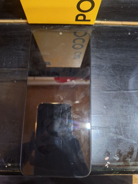 Продам телефон Poco c40