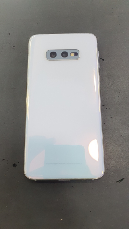 Samsung S10 E ..