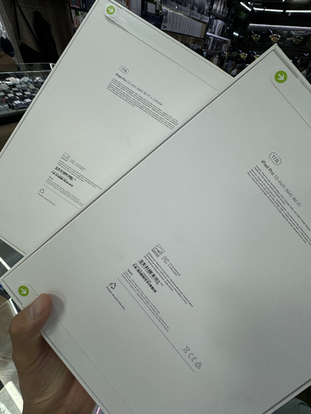 Ipad pro 13 1Tb wifi and Sim M4