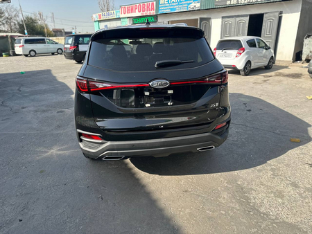 Jac JS8 Krassover endi UZBda chegirmalar bonuslar bilan xarid qiling