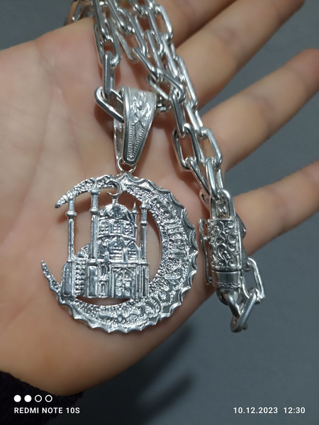 Продам серебрянную цепочку