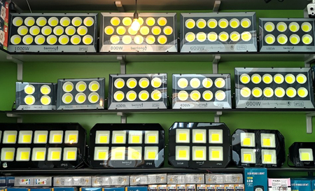 PROJEKTOR lampochka ulichni led ledpanel