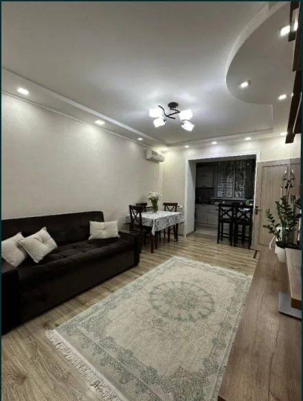 -У Метро 2/1/5 Кирпич 52кв.м балкон 2х6