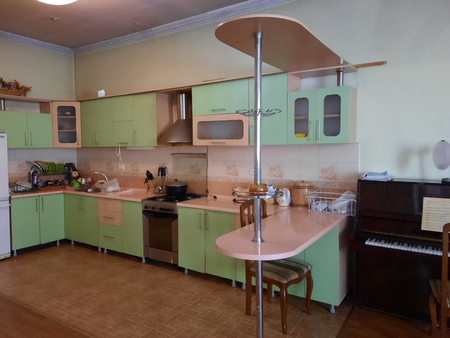 Дом у речки в Кибрае