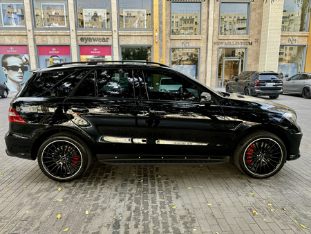 Mercedes-Benz MI63 AMG 5,5 BiTurbo