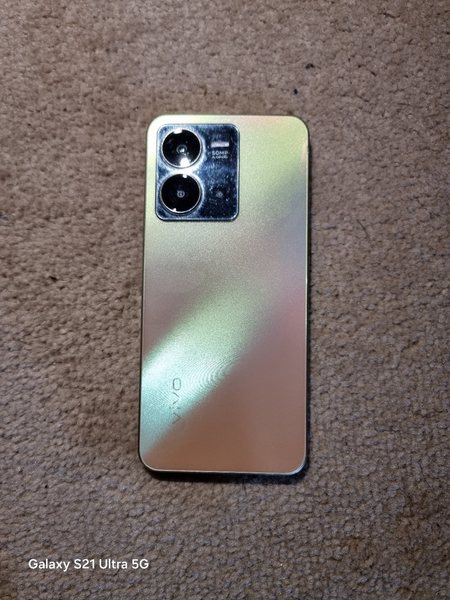 VIVO.          Y35