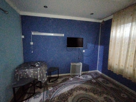 ПРОДАЕТСЯ Чирчик ш. 9 м/н АТС йул юзи Малосемейка дом 1х 18 м²