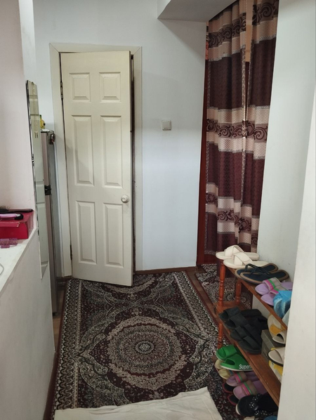 Yakkasaroy toʻyxona oldida 1 xona 4/4 48500$