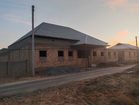 Qarshi shaxridan detskiy balnitsa orqasidan 6 sutxli Hovli sotiladi