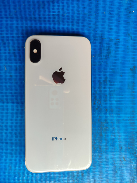 iPhone xS 64  Oq sliver