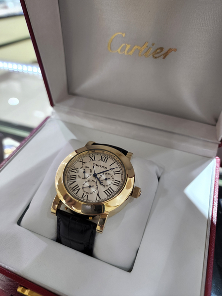 Продаю золотые часы Cartier. Новые в масле!