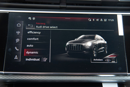 Новый Audi Q8 55 TFSI quattro из Германии
