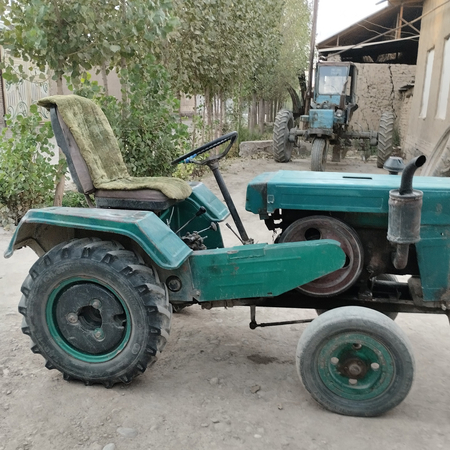 Dustlik traktor pritsp bilan sotiadi