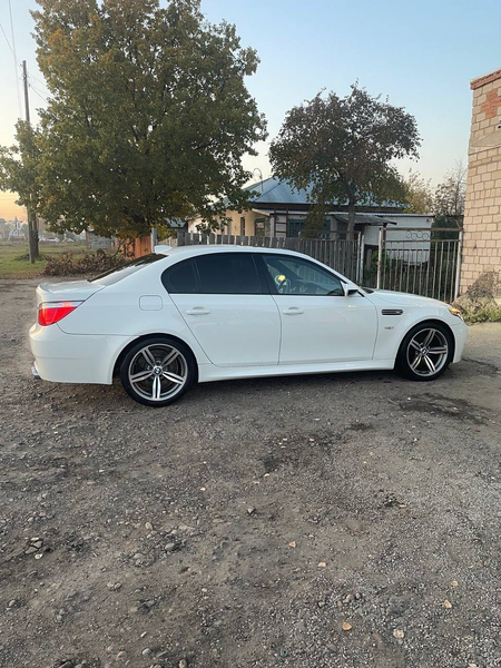 Продаю Bmw M5e60