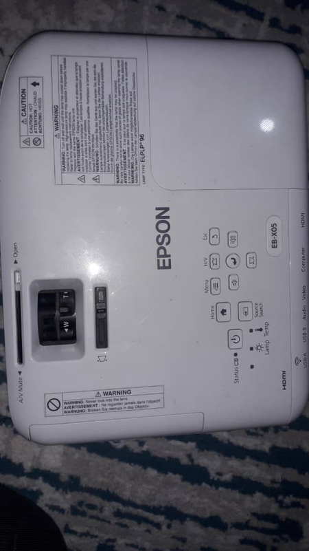 Epson proektor eb-X05