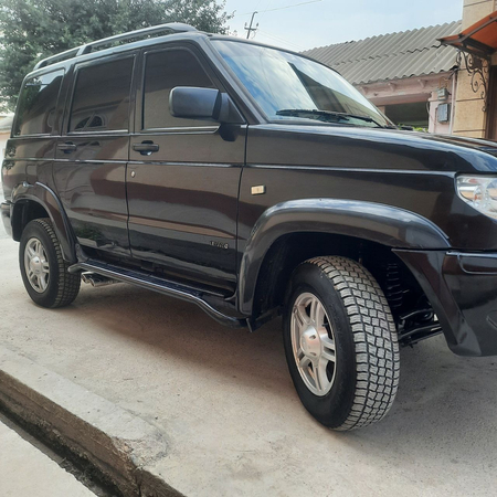 УАЗ Патриот автомобиль