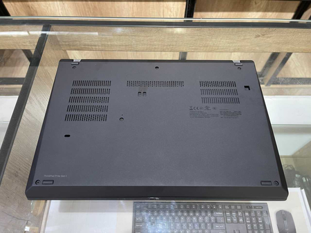 Lenovo ThinkPad P14s Core i5-10210U озу16гб 256ssd Nvidio Quadro P520