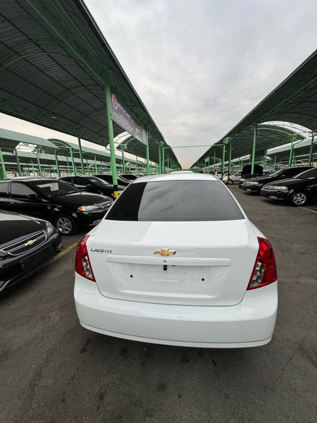 Chevrolet 2022 yil Mers rul navaroti bor