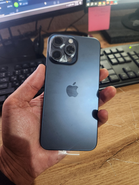 IPhone 15 Pro Max 256 gb Продам.