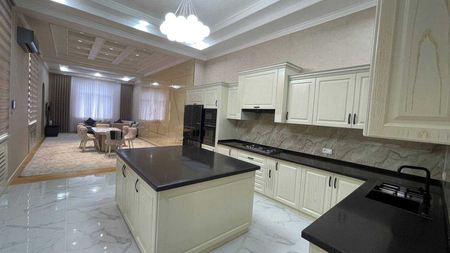 Отличные и современный Дом классического стиля с 8.5 соток