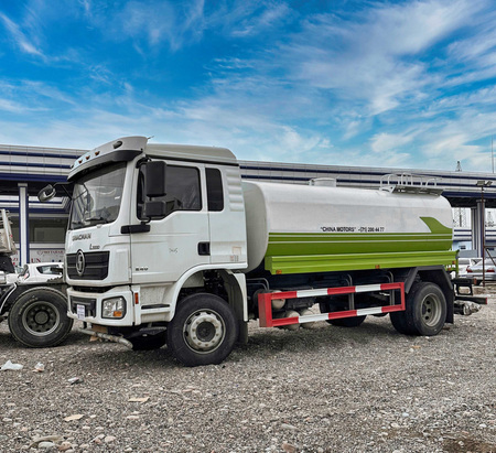 15 куб Водовоз Shacman 4x2 L3000 есть в продаже