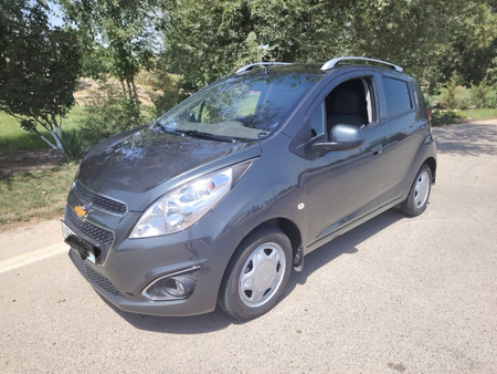 Chevrolet Spark 2022 mokriy asfalt
