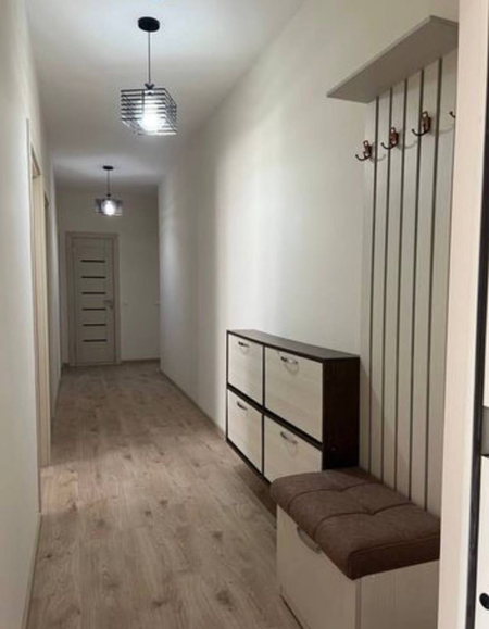 Olmozor city 3 xona oila yoki inanstranlaga beriladi