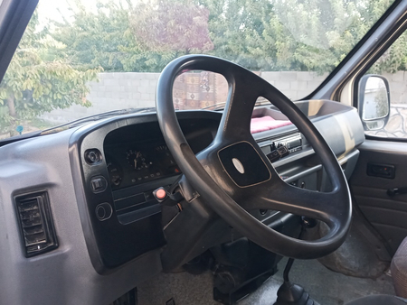 Ford gurizavoy sotiladi