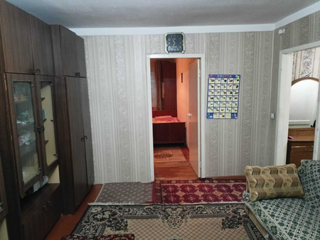 Продается 2х комнатная кв. на  1 этаже, кирпич. (Чиланзар 2 квартал)