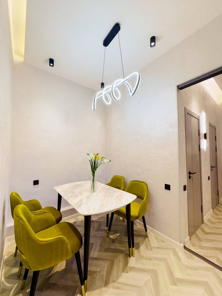 Шота Руставели/Центр  ,4ком.(98м²- потолки 3,5м) - Срочное предложение
