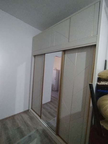 Шкаф почти новый в связи с переездом продам!