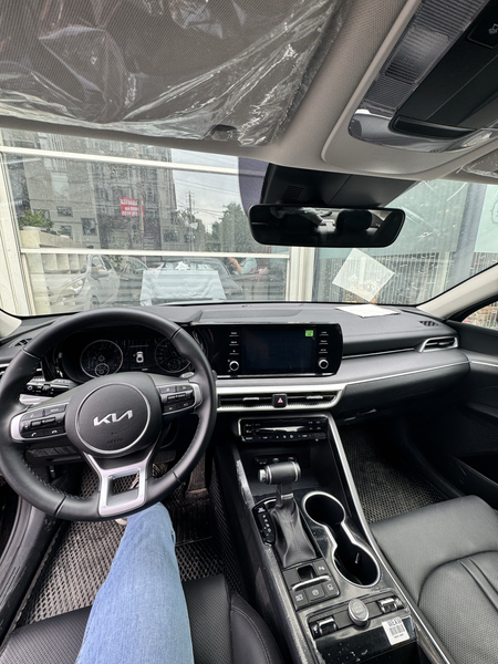 Kia k5 sotiladi