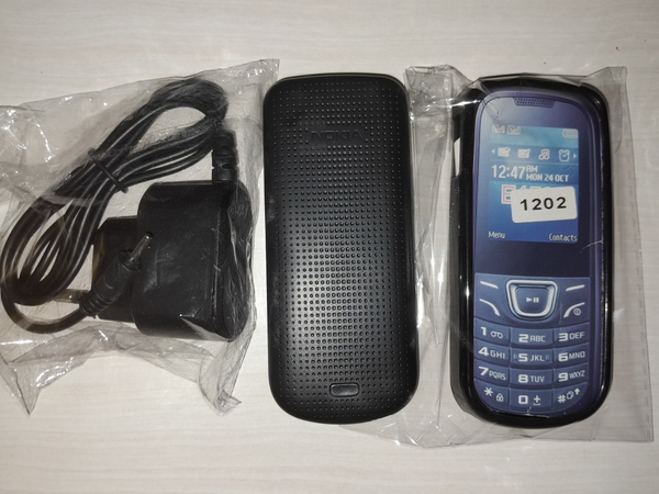 Assalom alekum telefon sotiladi original Nokia 1202