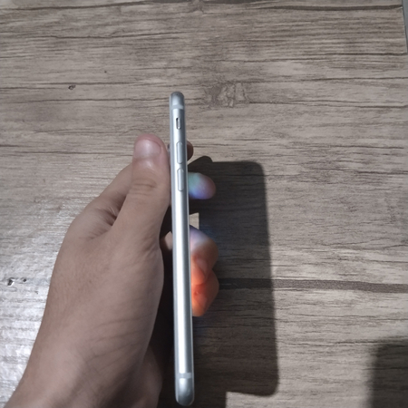 iphone 8 64gb srochni!