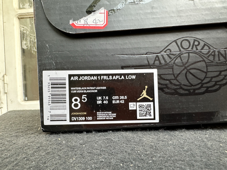 Air jordan 1 low SE concord