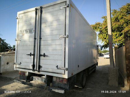 Isuzu   2010 yil