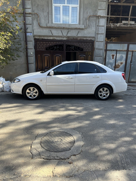 Chevrolet  Lacetti  автомат коробка ок ранг 2020 йил сотилади.