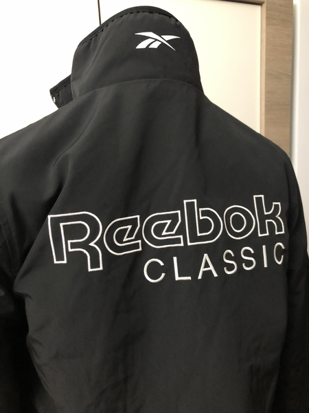 Reebok куртка размер XS,S