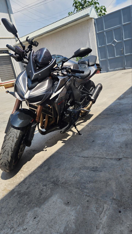 Kawasaki- Z1000 14