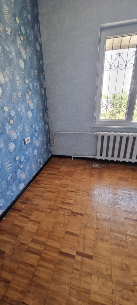 Лисунова- 1  продаю  3/5/5 с евроремонтом