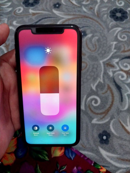 Iphone 11 sotiladi yoki abmen