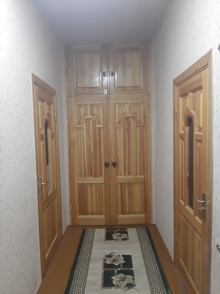 Siroshni uy sotiladi 2x 4 etaj M.Tarobiy